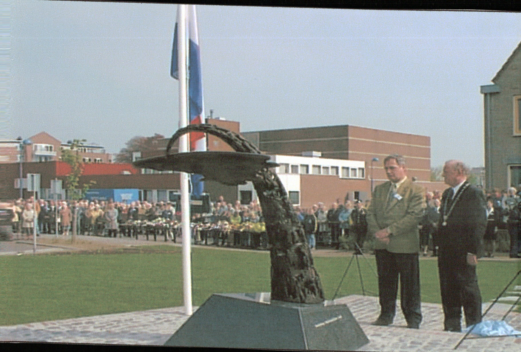 onthulling (1) – Stichting Indie Monument